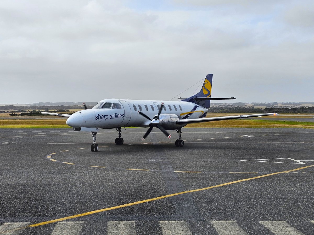 Sharp Airlines fly - book online for de bedste tilbud